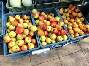 How to Store Fresh Apples for Weeks to Months at a Time - The Classy Chics